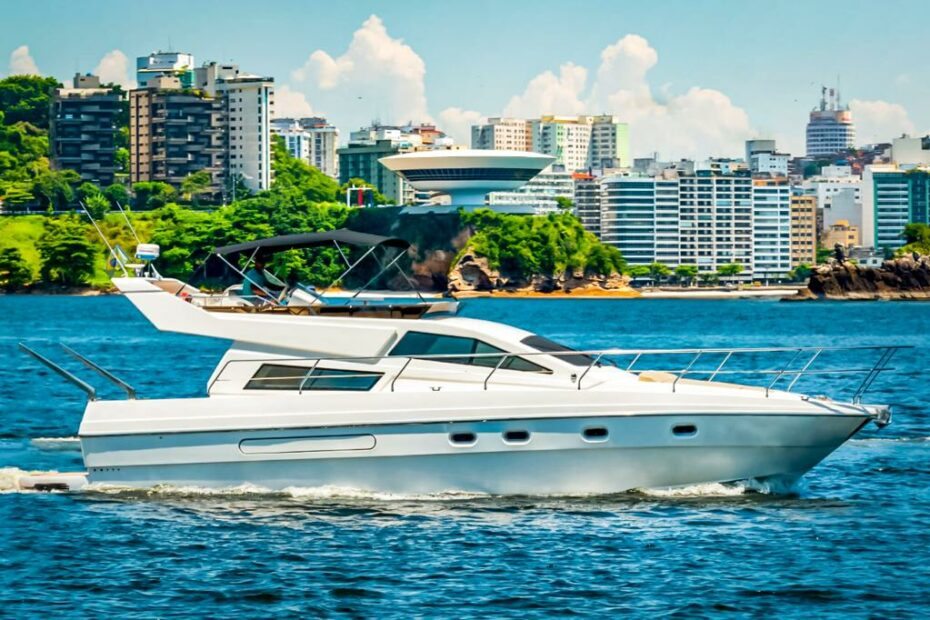 Barcos Intermarine: Estoque de Lanchas e Iates à Venda